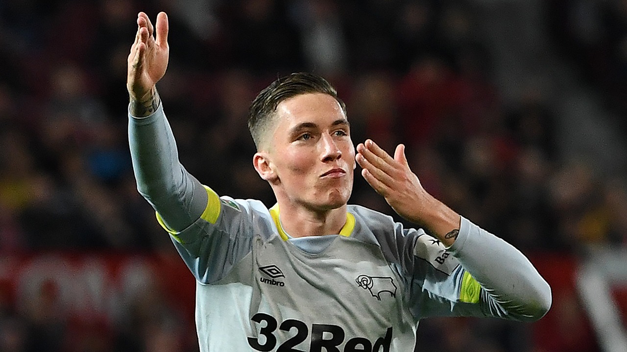 งามหยด! ชมคลิป วิลสัน ปั่นฟรีคิกสุดสวยใส่ผีแดง - ขอบสนาม