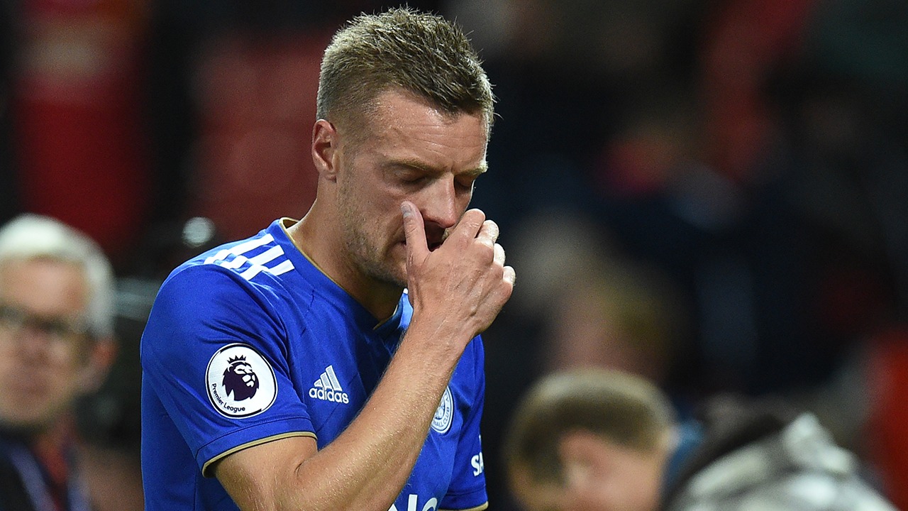 สงสัยข้าศึกโจมตี! วาร์ดี้ ทิ้งเพื่อนวิ่งออกสนามหายจ้อยท้ายเกม (มีคลิป ...